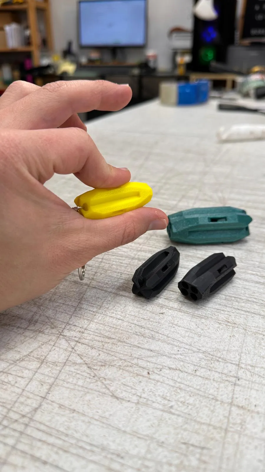 Mini Fischietto circolare ultra potente a 4 frequenze - Modello di ...