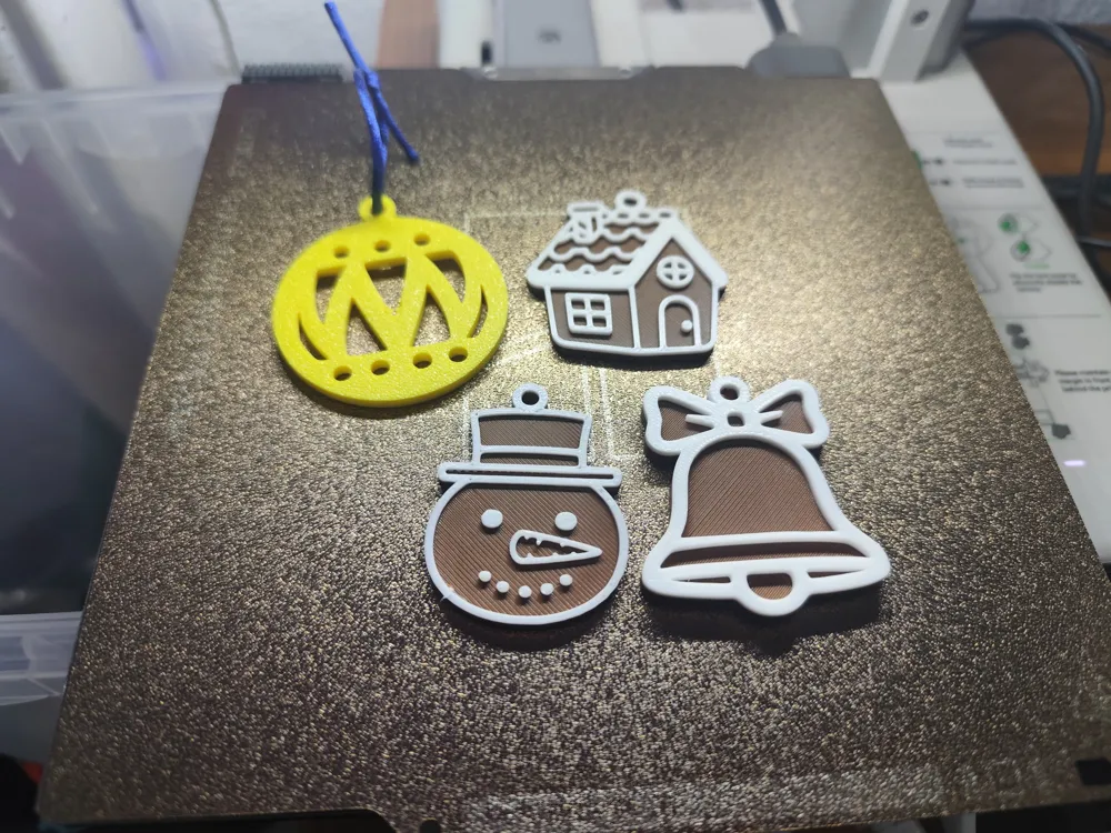 Christmas tree ornaments / christmas v2 - Free 3D Print Model - MakerWorld