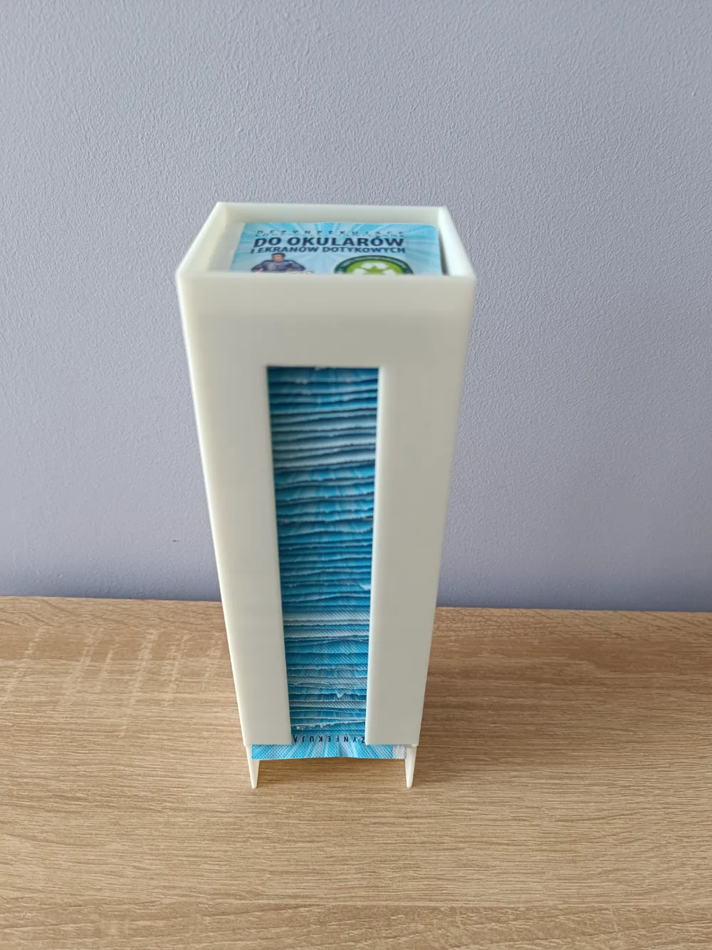 Lens Wipe Dispenser by Pyciu MakerWorld: Download Free 3D Models
