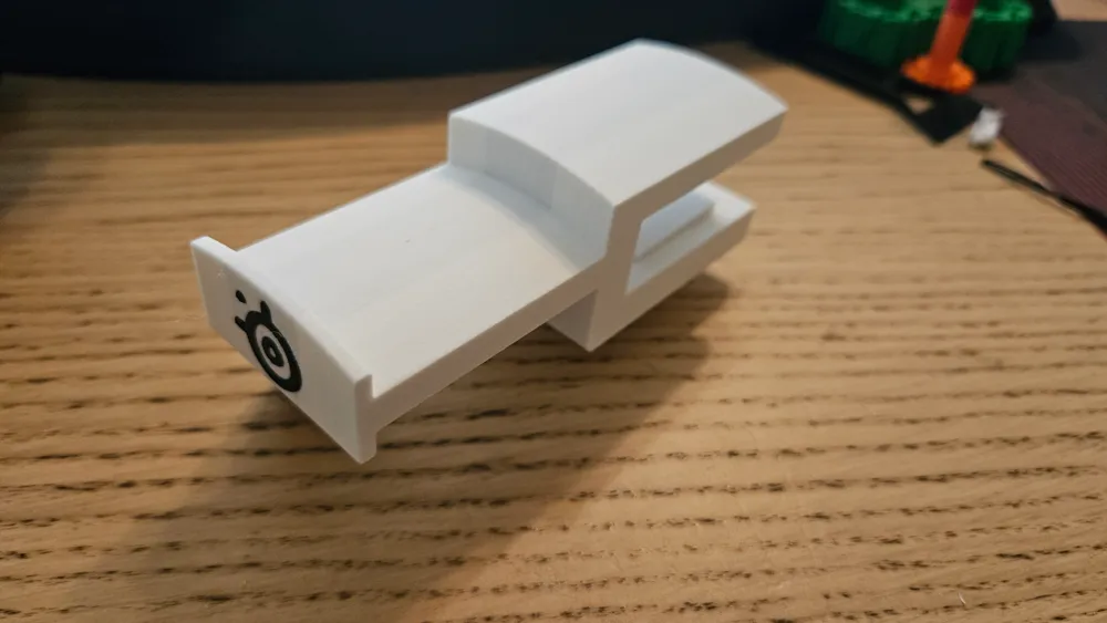 Steelseries parametric headset holder by Puckerl - MakerWorld