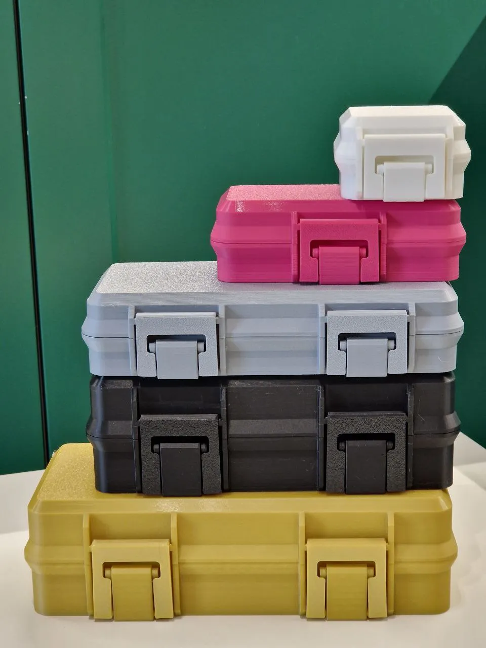 Set of cases with clasp (Print-in-place box) by Hodzinets MakerWorld ...