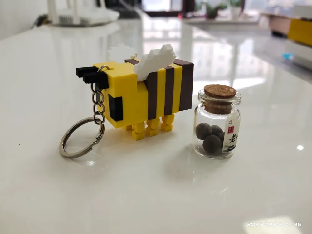 Minecraft Bee Articulated Storage Charm/Pendant No AMS required, print ...