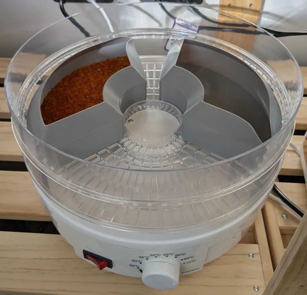 Dehydration tray with spout by MattG MakerWorld: Download Free 3D Models