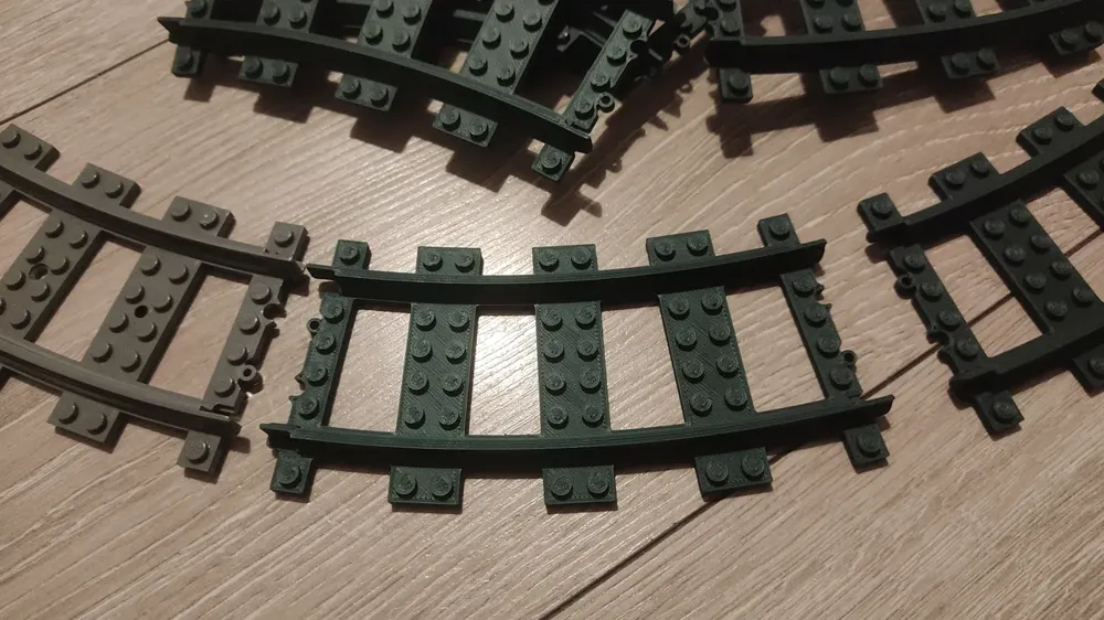 Brick train - Round track rail - Free 3D Print Model - MakerWorld