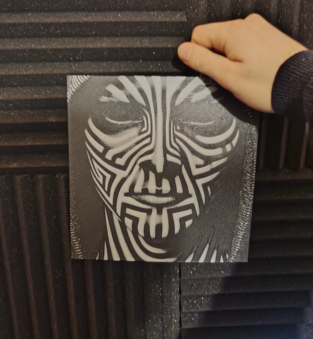 Hueforge glow in the dark face by Happy3DFriends - MakerWorld