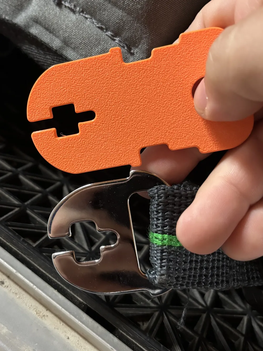 MSA G1 SCBA Battery Removal Tool - Free 3D Print Model - MakerWorld