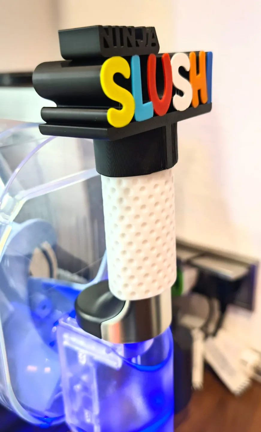 Ninja Slushi Namensschild Aufsatz Ausgießgriff von Thomas - MakerWorld