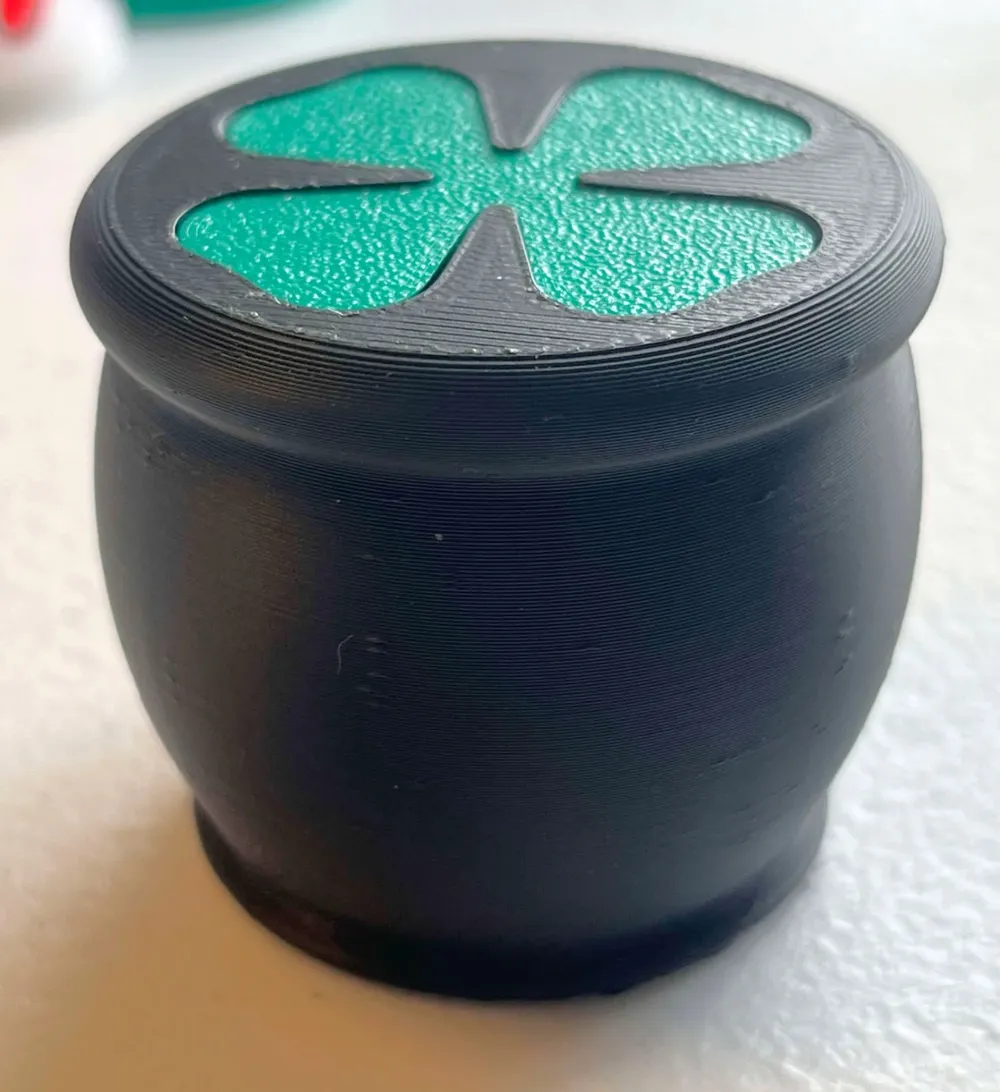 Impossible passthrough 4-leaf Clover in a Pot by Brighton3D Forge - MakerWorld
