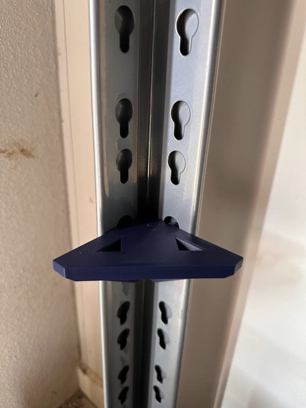 Garage Storage shelves - corner brackets by hunk.ktm - MakerWorld
