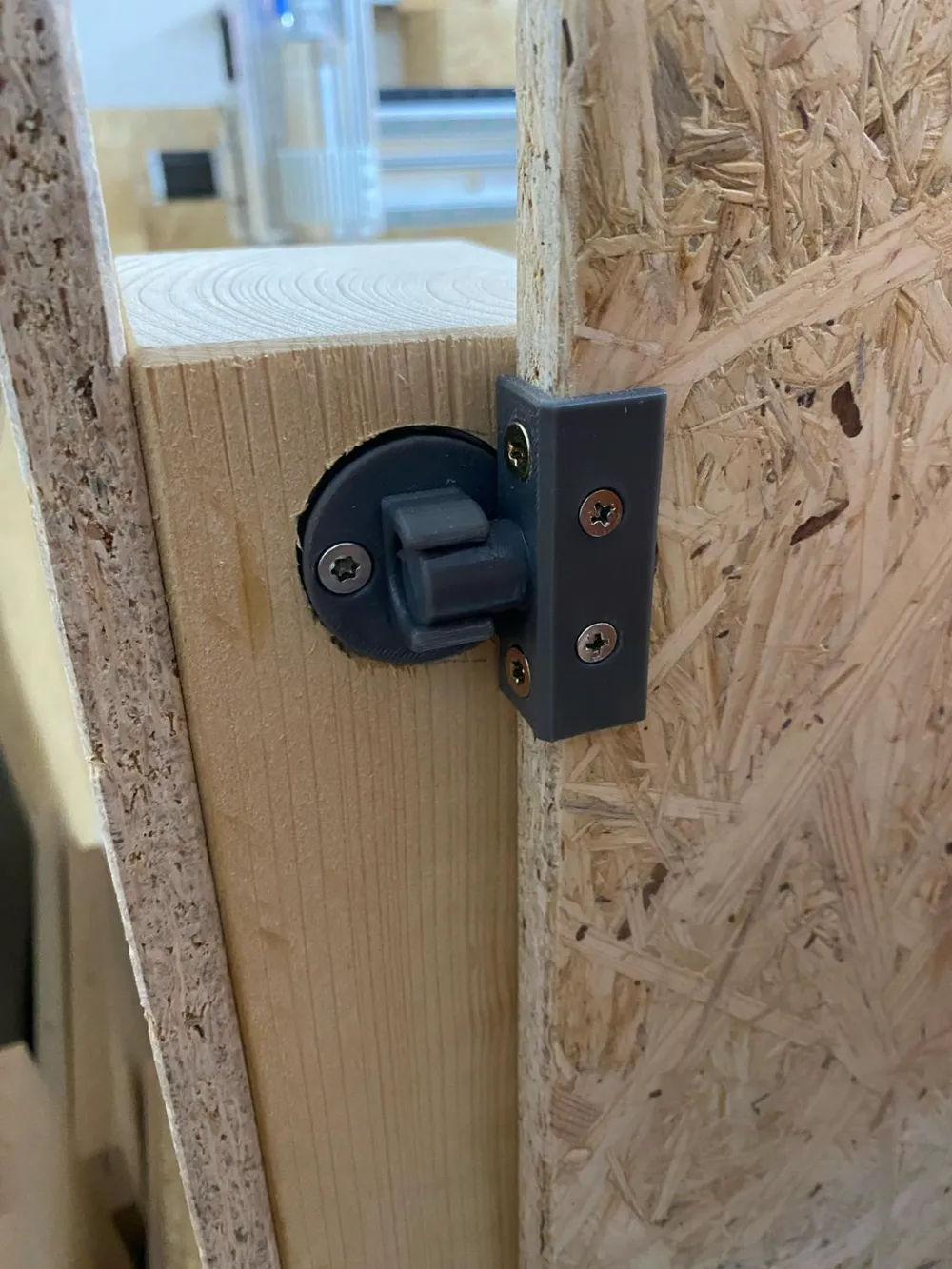 Latching mechanism by Joni - MakerWorld