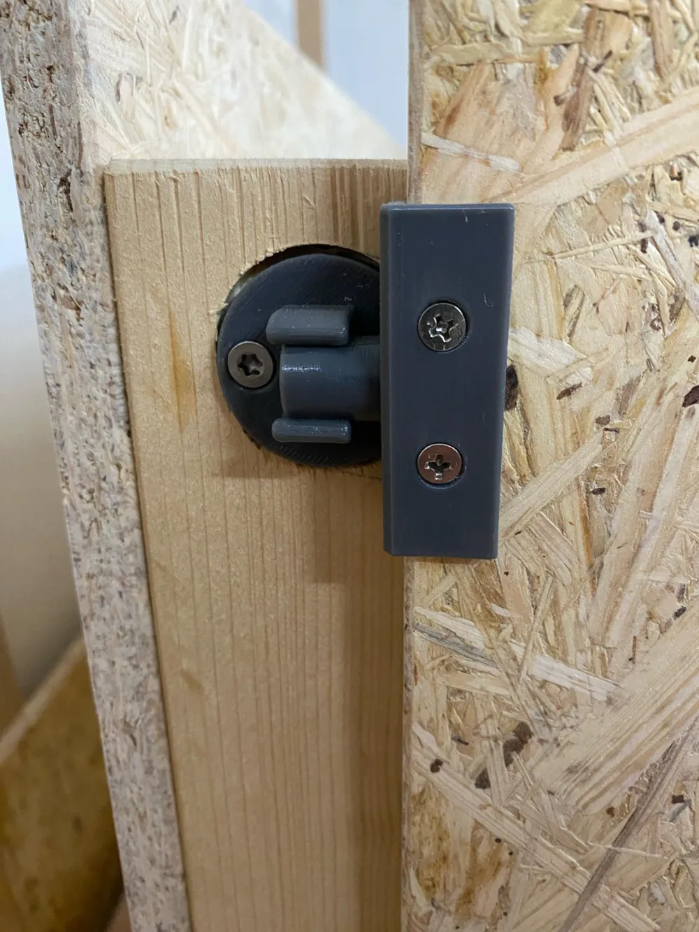 Latching mechanism by Joni MakerWorld: Download Free 3D Models