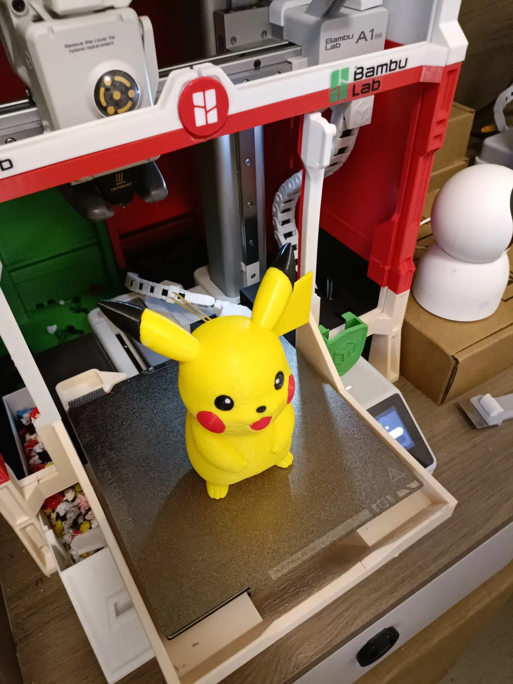 Cute Pikachu Desktop Ornament [Multi-part + Color Separation] - Free 3D ...