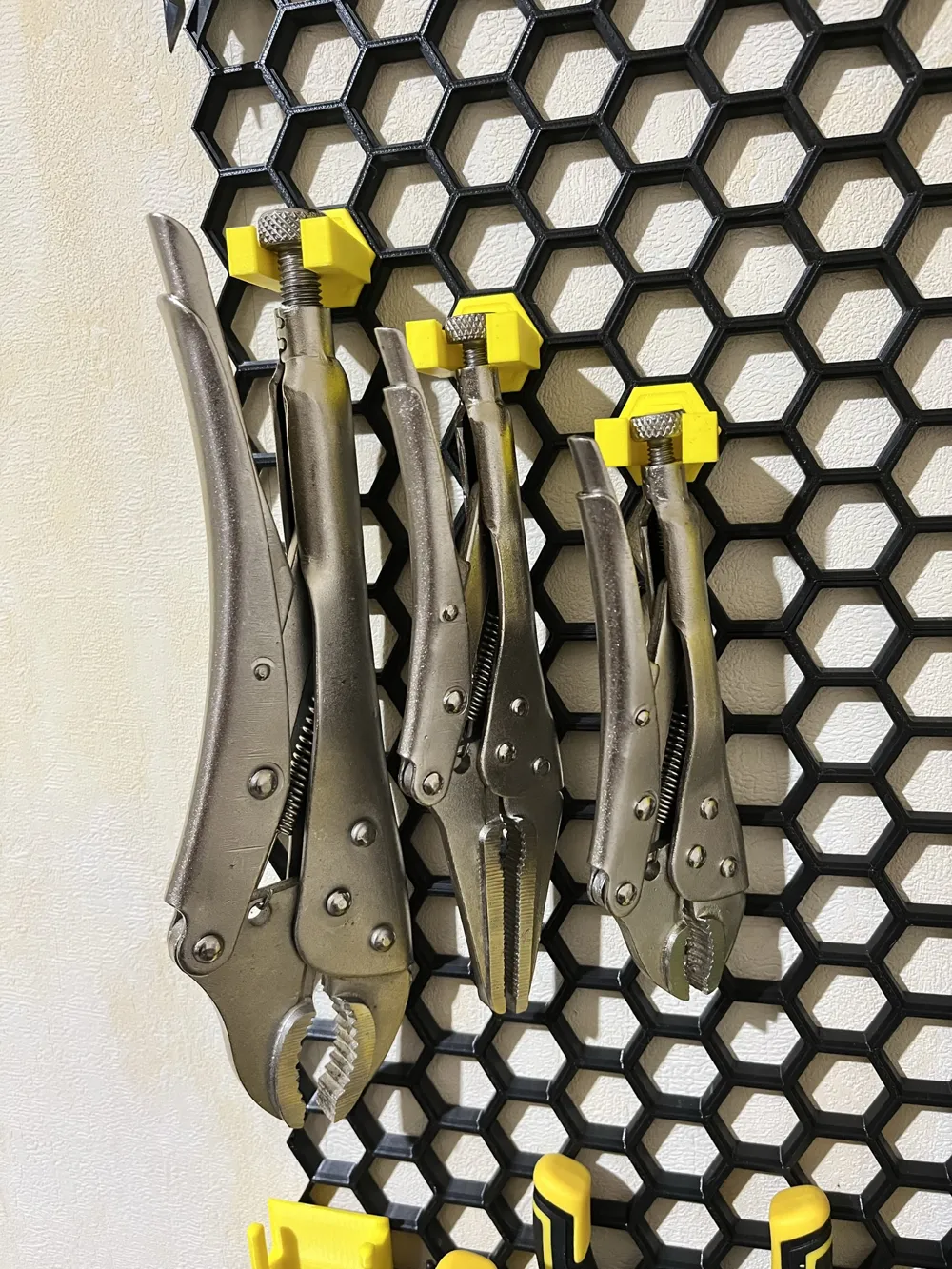 Vice grips holder for honeycomb storage wall HSW with fusion 360 files ...