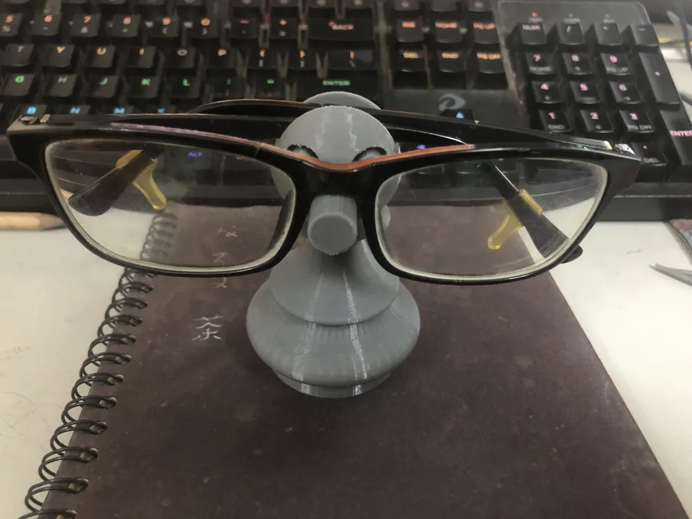 Pawn Glasses Holder - Free 3D Print Model - MakerWorld