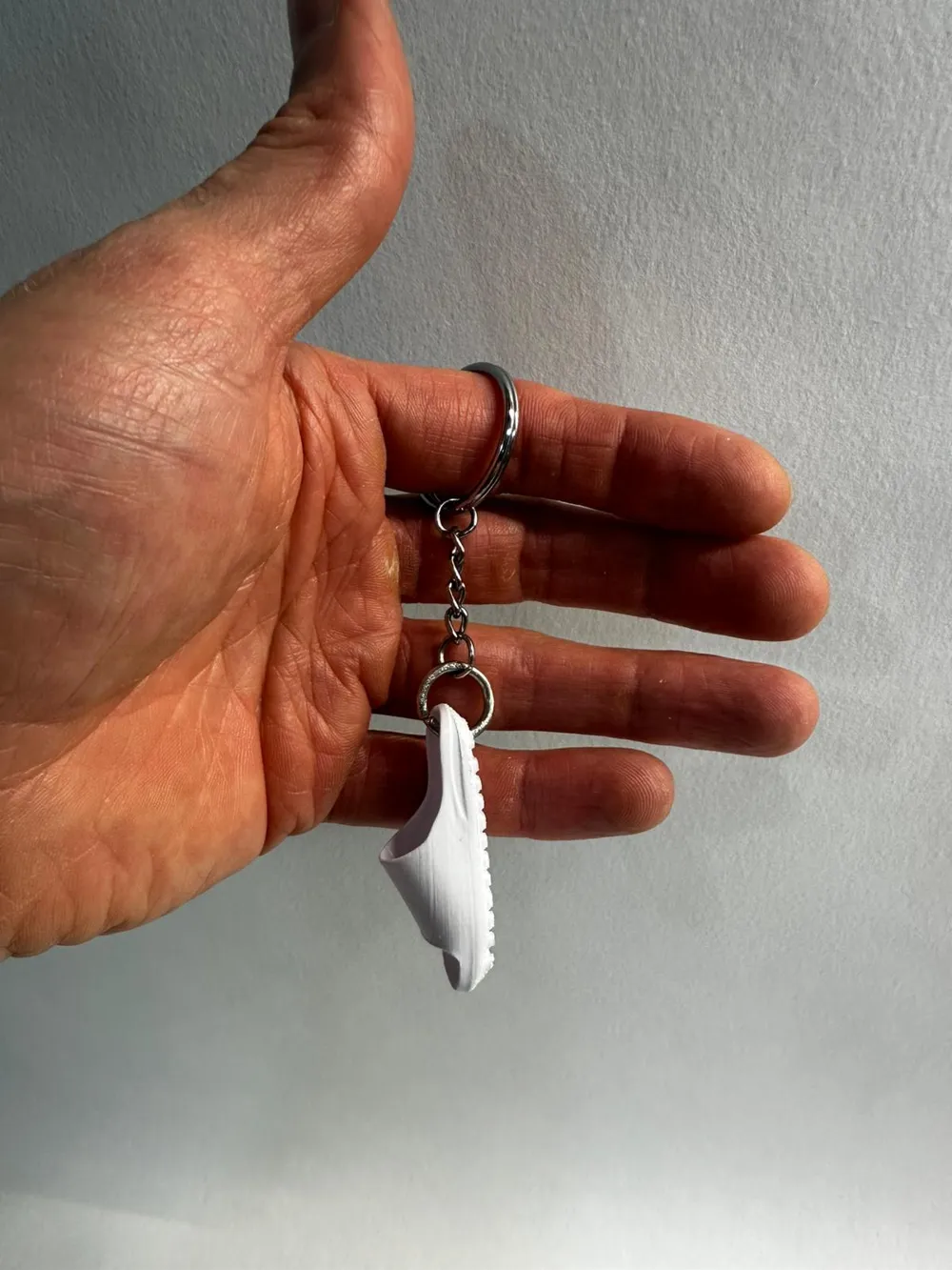 Keychain Adidas YEEZY Slides - Free 3D Print Model - MakerWorld