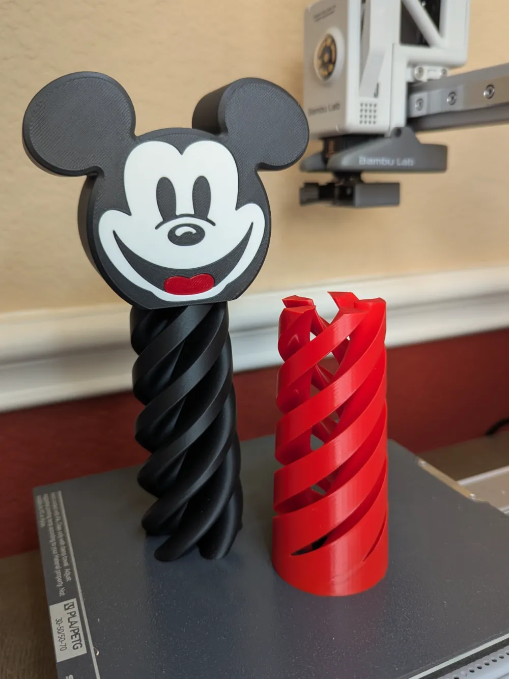 Mickey Mouse Spiral Fidget by Angry Man Crafts - MakerWorld