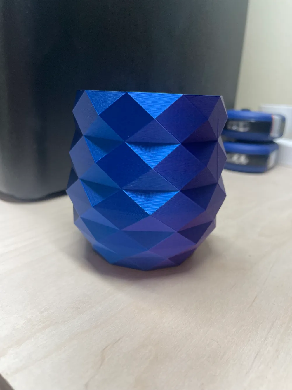 Low Poly Pen, Toothbrush, or Make Up Brush Holder by Jwa0289 - MakerWorld