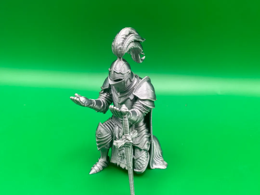 Kneeling Knight – Medieval Desk Buddy - Free 3D Print Model - MakerWorld