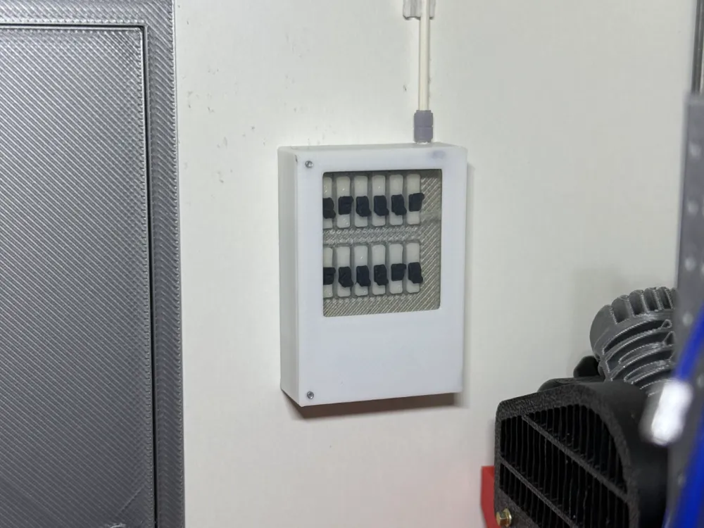 Fuse box for scale garage 1:10 by DS Custom RC MakerWorld: Download ...