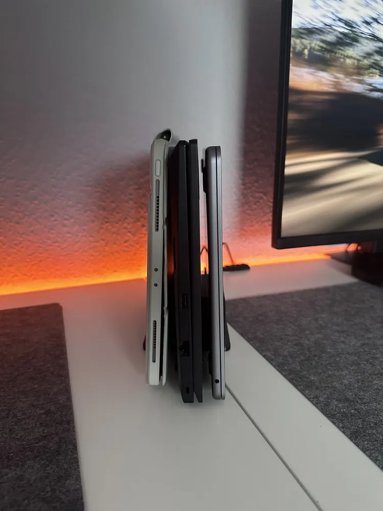 Vertical Laptop & Ipad Stand - Free 3D Print Model - MakerWorld