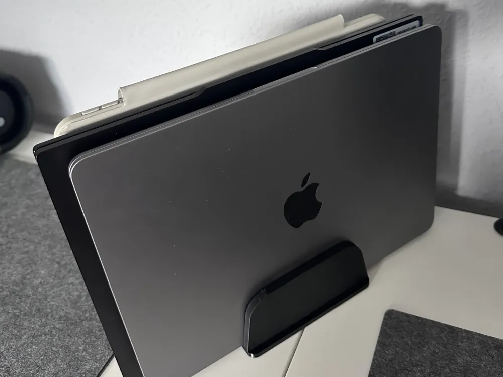 Vertical Laptop & Ipad Stand - Free 3D Print Model - MakerWorld