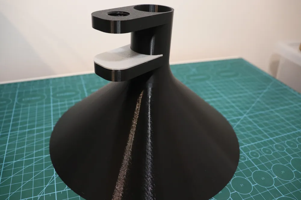 Vacuum funnel for table mounting - Free 3D Print Model - MakerWorld