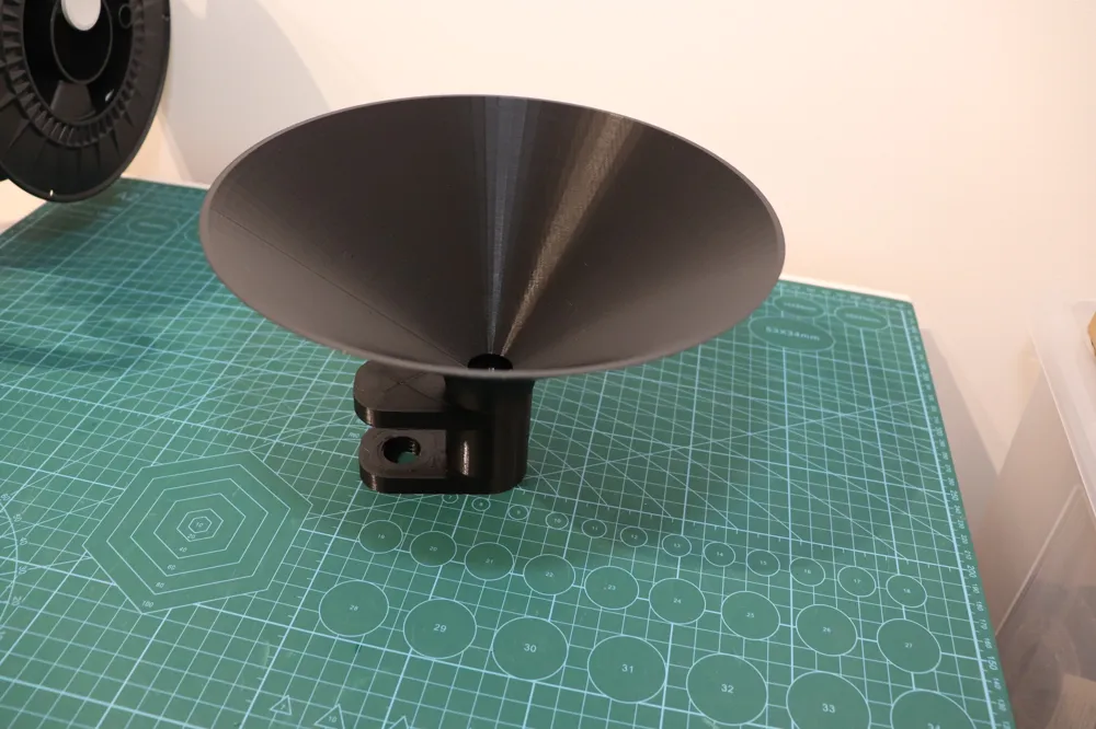 Vacuum funnel for table mounting - Free 3D Print Model - MakerWorld