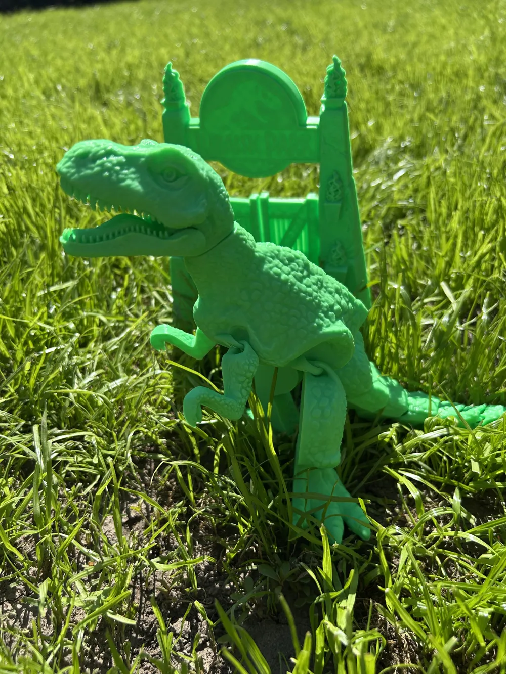 Flexi T-Rex & Gate Diorama by UnderHoodLab MakerWorld: Download Free 3D ...