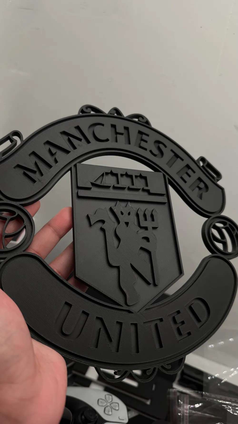 Manchester United Emblem (No Ams Needed) - Free 3D Print Model - MakerWorld