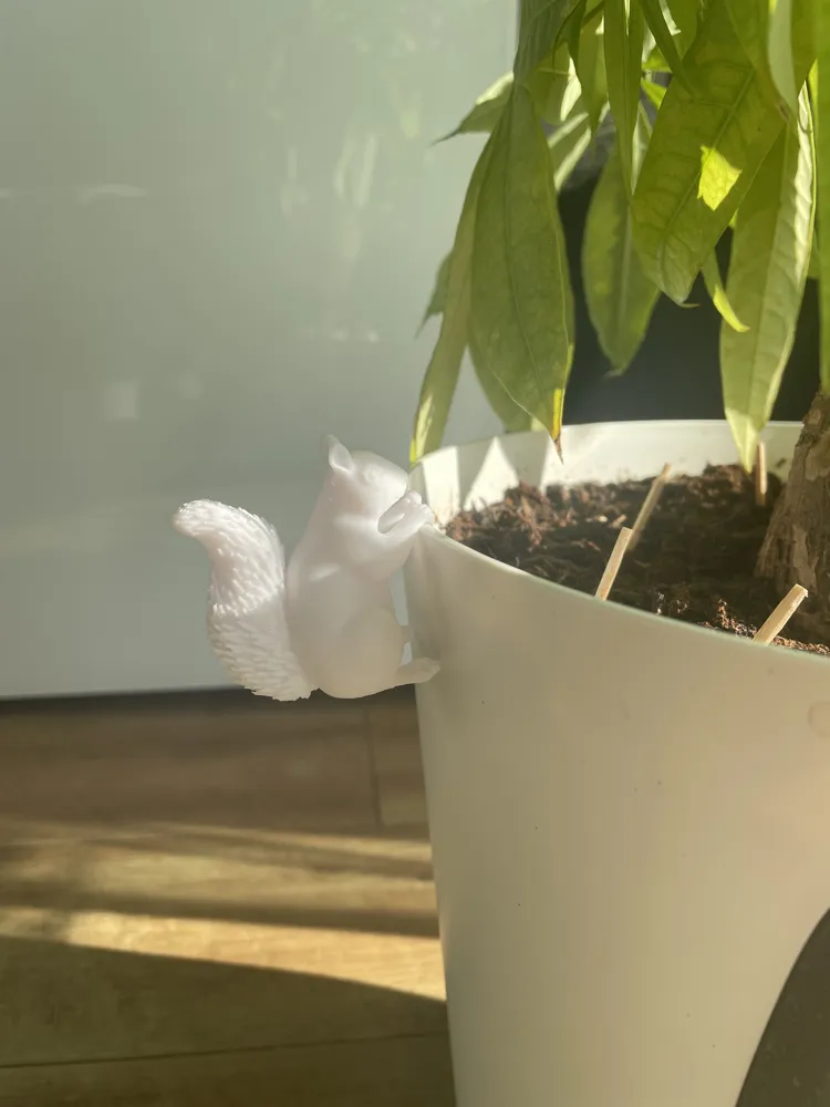 Squirrel Hanger for Flower Pots & Garden - Free 3D Print Model - MakerWorld
