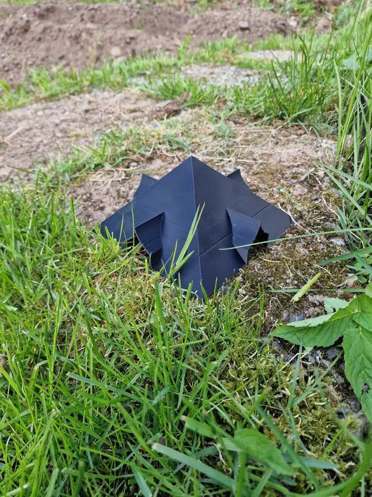 Slug hotel (Death-trap) by Blondied MakerWorld: Download Free 3D Models