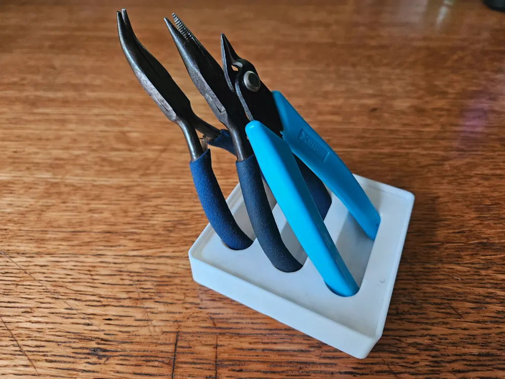 Gridfinity cutters and pliers tray by Grebby - MakerWorld