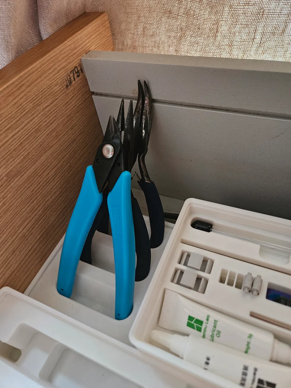 Gridfinity cutters and pliers tray by Grebby - MakerWorld