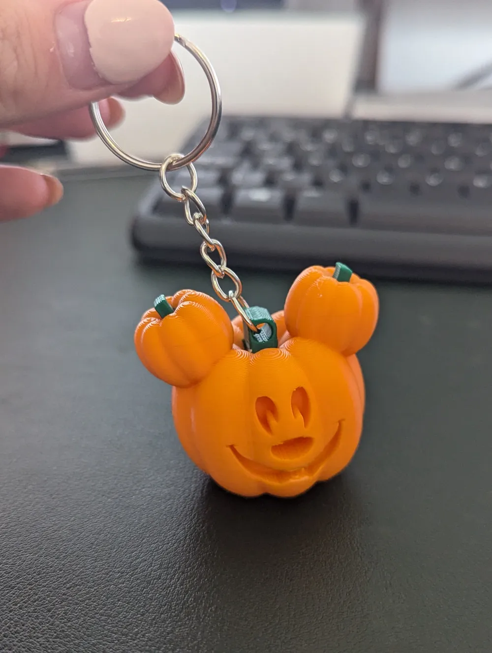 Pumpkin Mickey Keychain by Miss 3DP MakerWorld: Download Free 3D Models