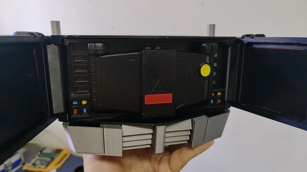 Transformers Optimus Prime Tissue Box by 八分宅 MakerWorld: Download Free ...