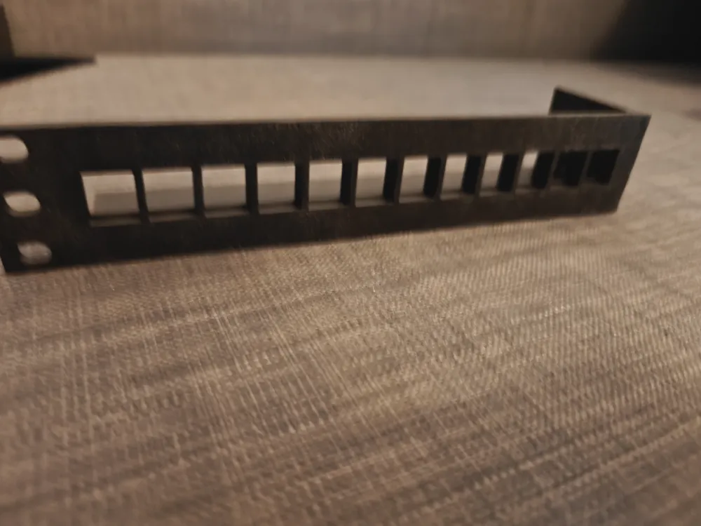 19" rack keystone patch panel 1u reinforced by stijn - MakerWorld