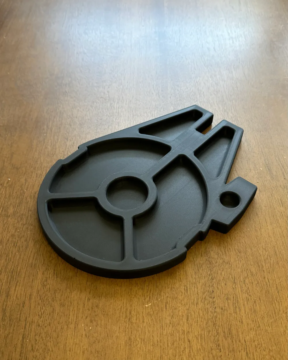 Millennium Falcon Tray by hildi3d - MakerWorld