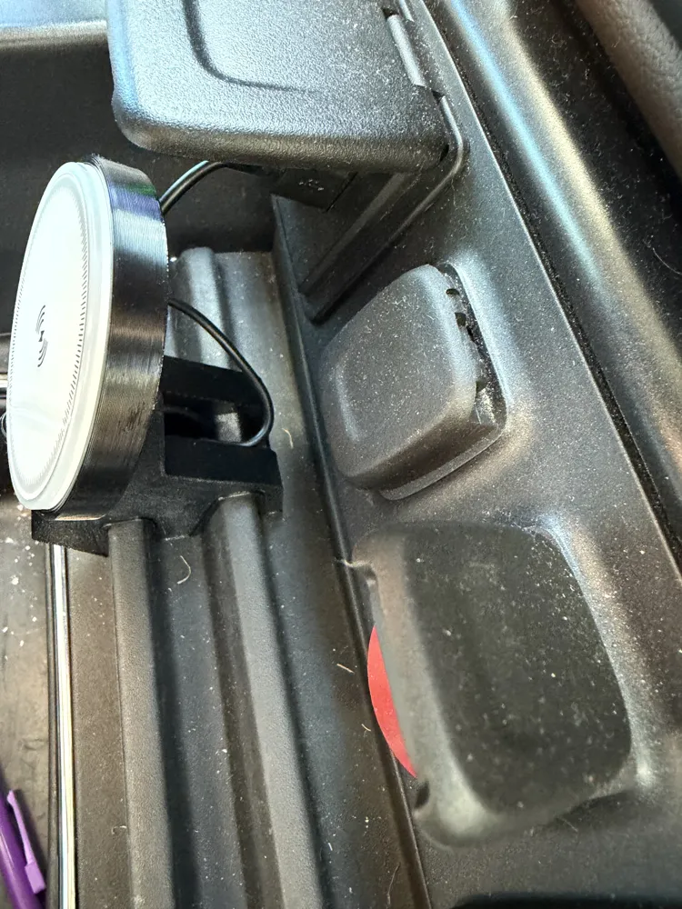 GMC Sierra Chevrolet Silverado MagSafe phone mount - Free 3D Print ...