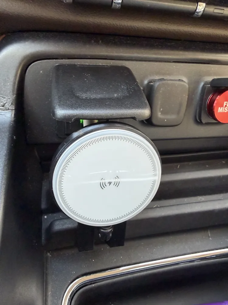 GMC Sierra Chevrolet Silverado MagSafe phone mount - Free 3D Print ...