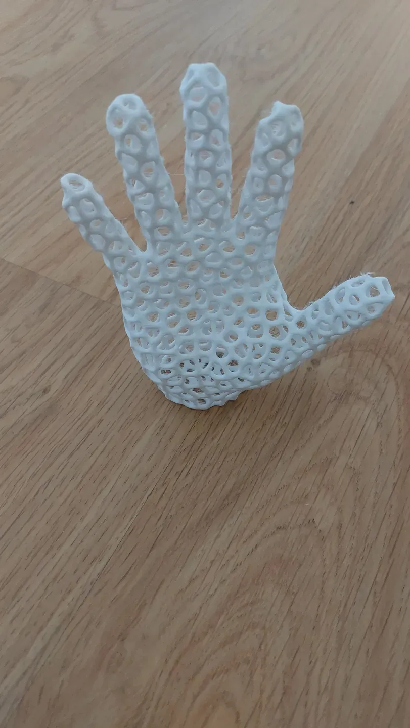 Voronoi Hand by MM Figur - MakerWorld