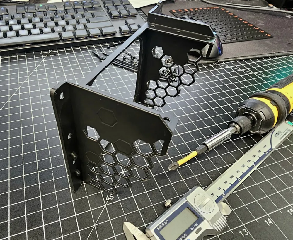 旧版本:v1 联力 A3 SFX 电源侧面机箱支架 - 免费 3D 打印模型 - MakerWorld
