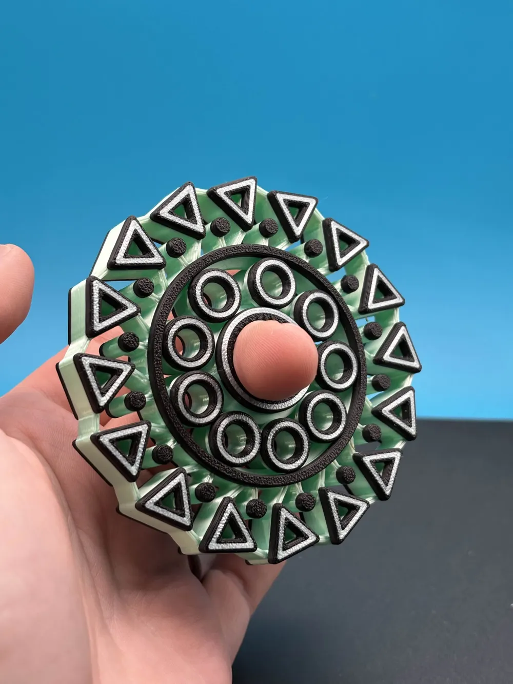 "Ripsaw" Heavy Duty Fidget Spinner by Sulena 3D Design MakerWorld ...