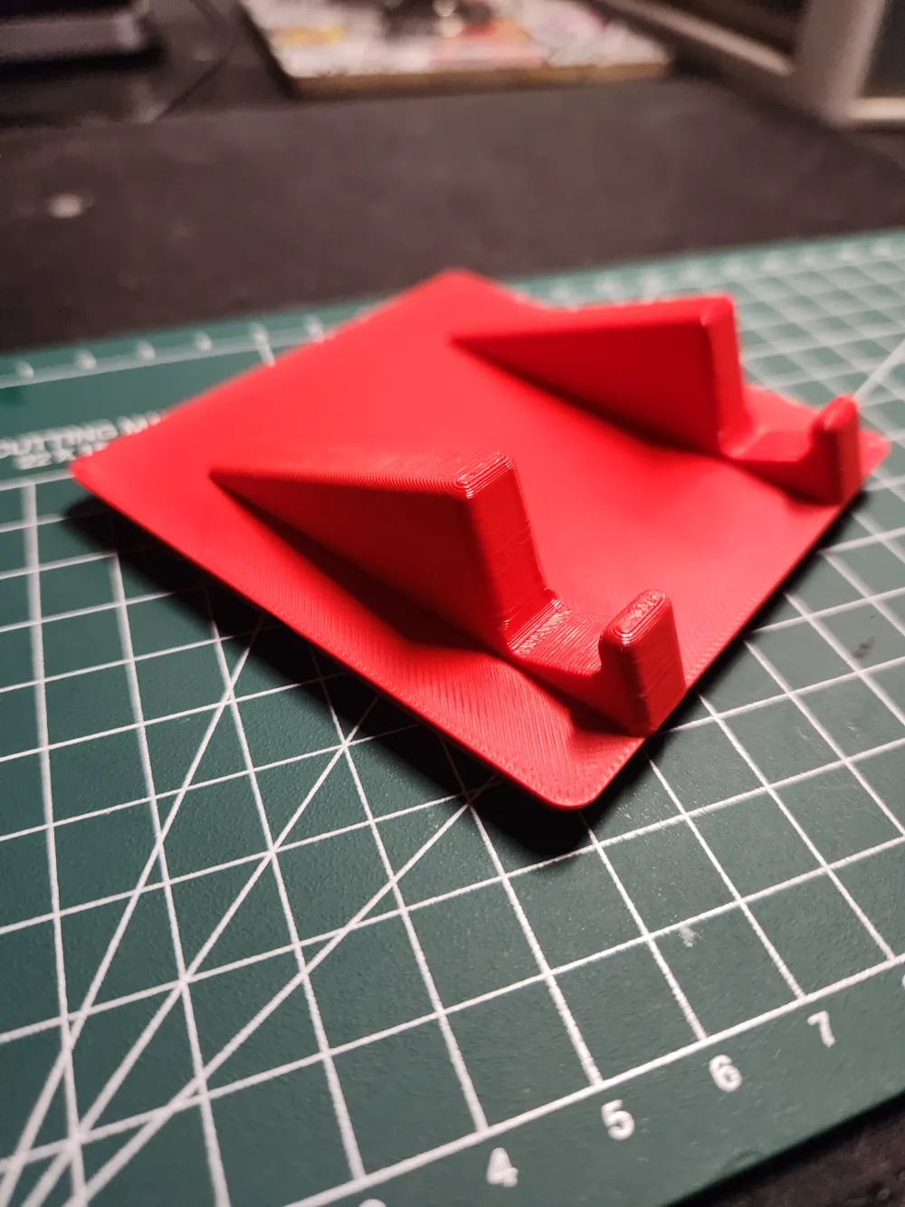Gridfinity Phone stand 2x2 - Free 3D Print Model - MakerWorld