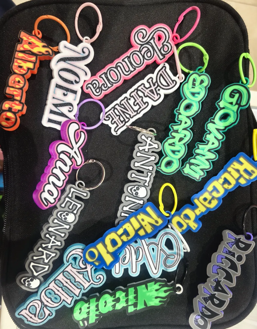 20 name keychains, UNIQUE DESIGN by dvd_art MakerWorld: Download Free ...