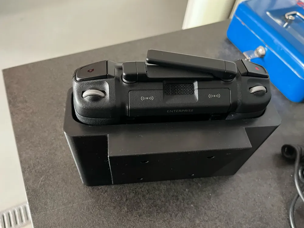 DJI RC Pro (RM510) Halterung / Mount für mavic 3 – Kostenloses 3D ...