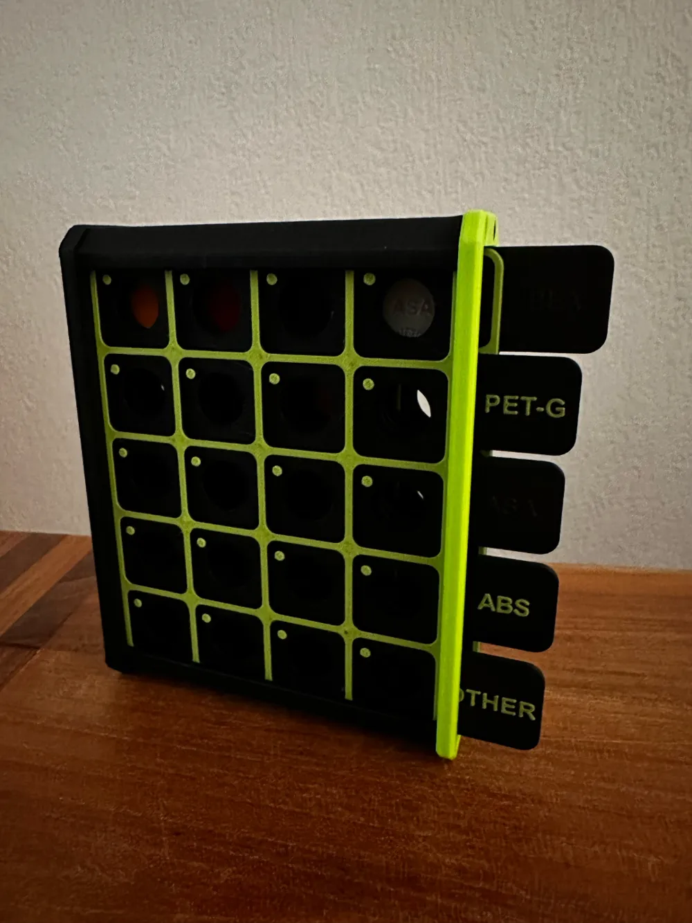 Bambu Lab swatches case/organizer by lukasglowinski - MakerWorld