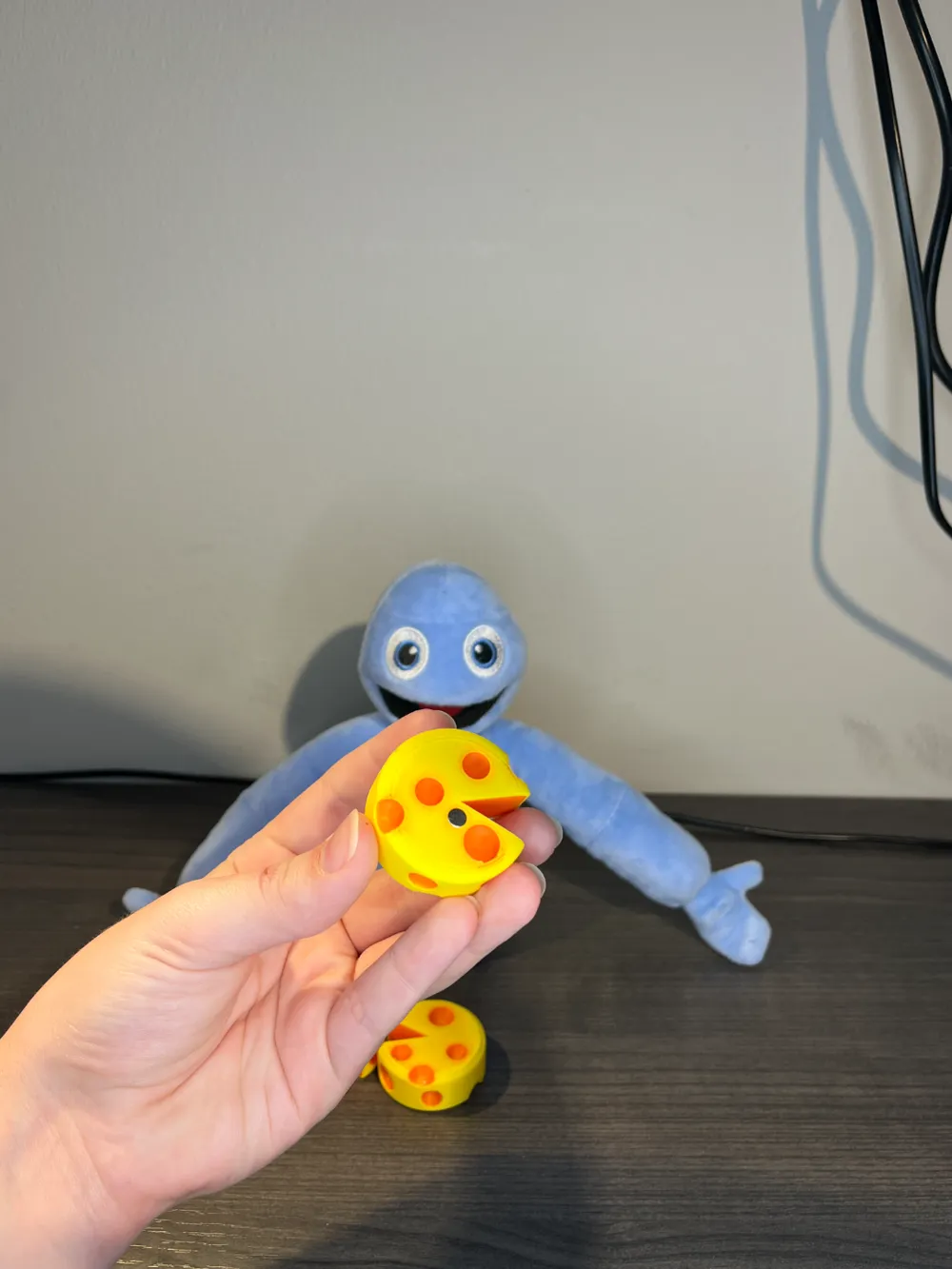 Yeeps cheese block with hole for magnet by Grookey’z - MakerWorld