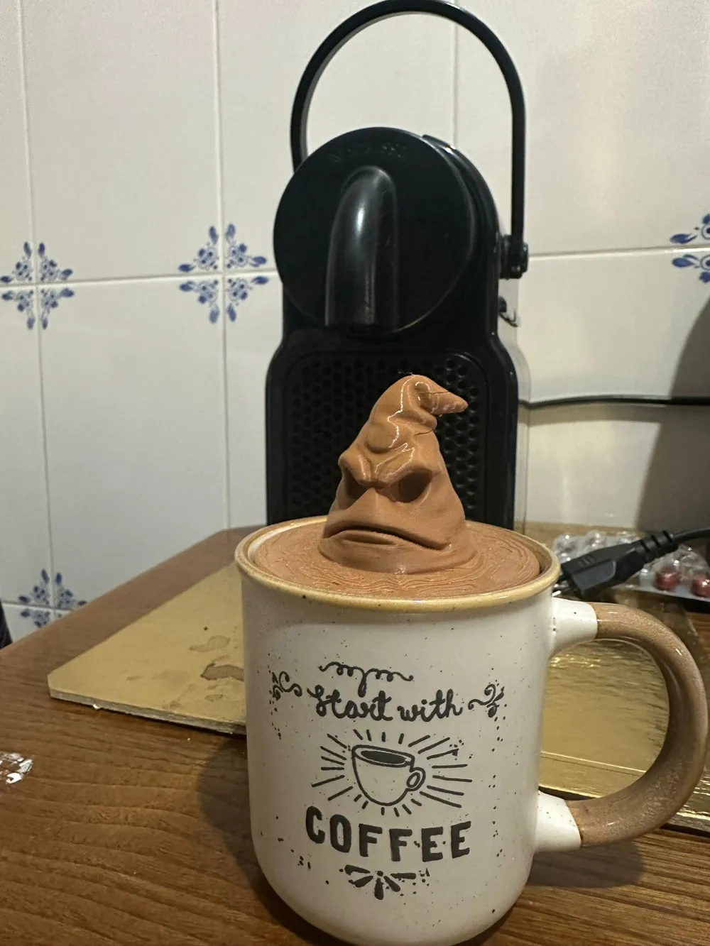 分院帽杯盖 来自 Sally Ruby MakerWorld：免费下载 3D 模型