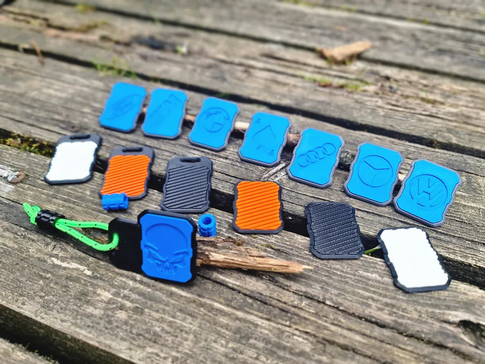 Fidget slider toy or keychain with multiple plates by Bambooster ...