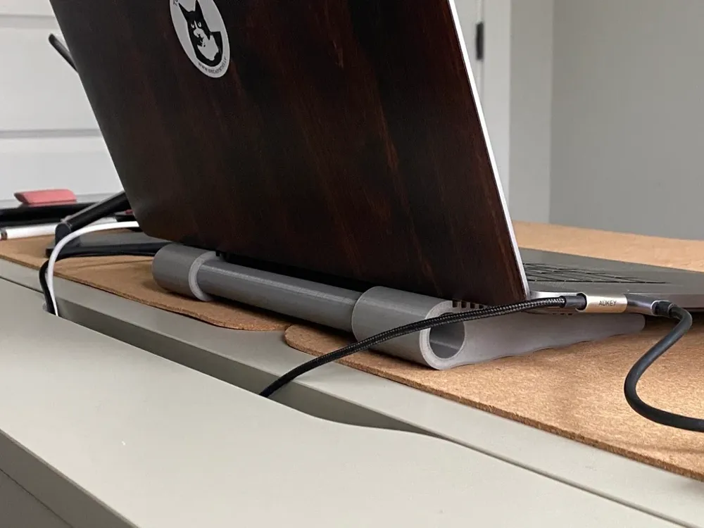 Laptop stand / raiser by dvngeon - MakerWorld